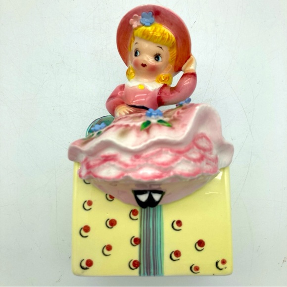 Lefton | Accents | Vintage 957 Signed Lefton Ceramic Girl Sitting On ...